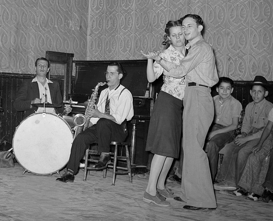 Hagerstown Aviation Museum's 1940s Hangar Dance Event to be Blast from ...
